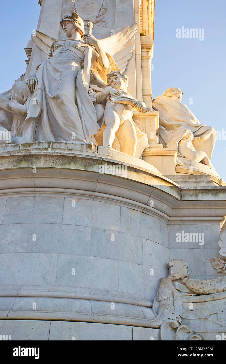 Victory sculpture hi-res stock photography and images - Alamy