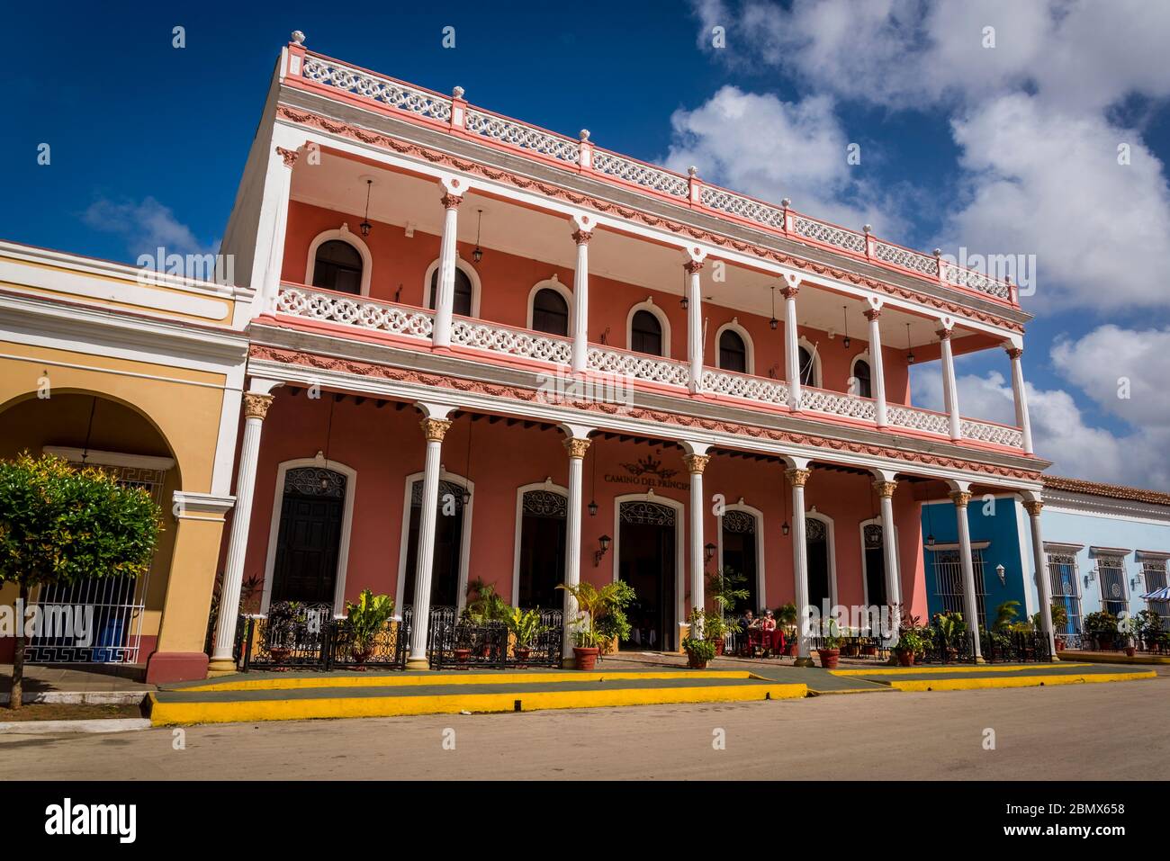 Colonial era Hotel Camino del Príncipe at the Central Square, Remedios ...