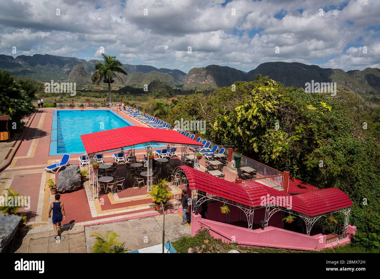 Horizontes Los Jazmines hotel with view over landscape of maggotes ...