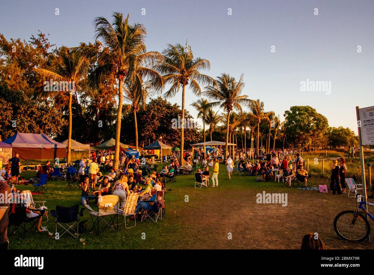 Mindil beach hi-res stock photography and images - Alamy