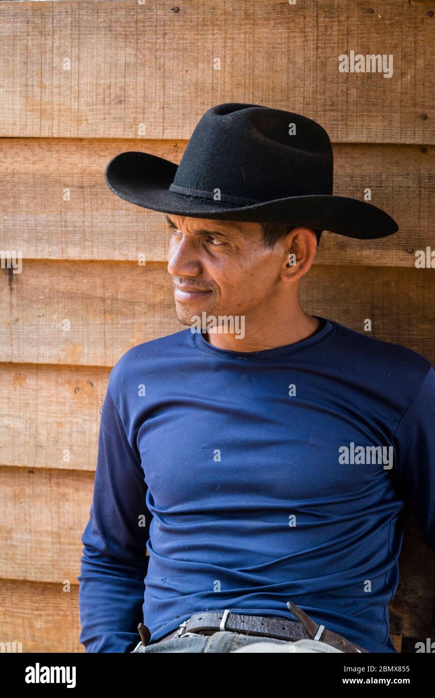 Cuba cuban cowboy rancher countryside hi-res stock photography and ...