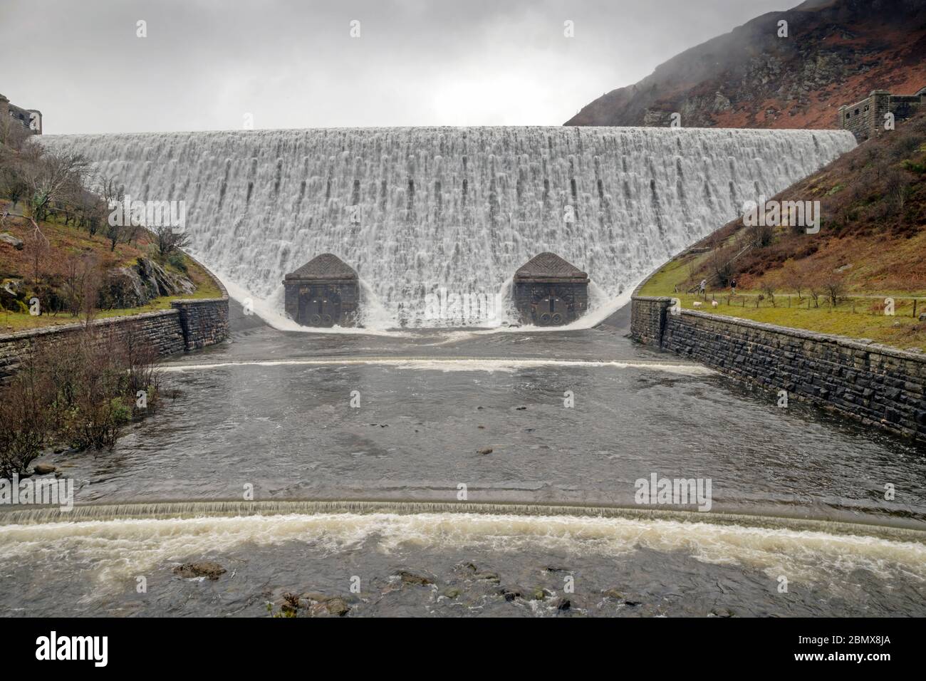 Caban Coch Dam in the Elan Valley Wales Stock Photo - Alamy