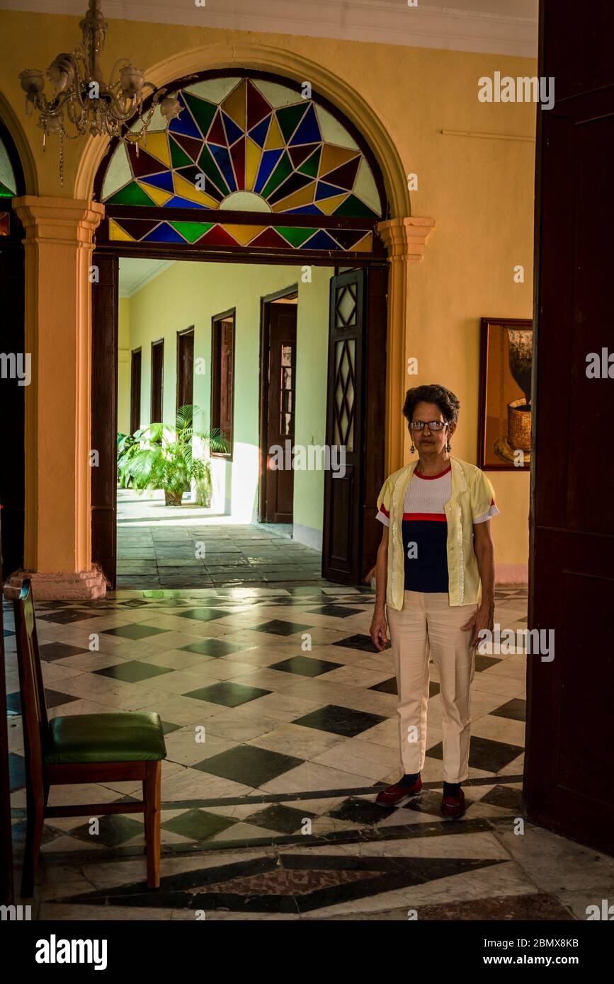 Inside cuban mansion hi-res stock photography and images - Alamy