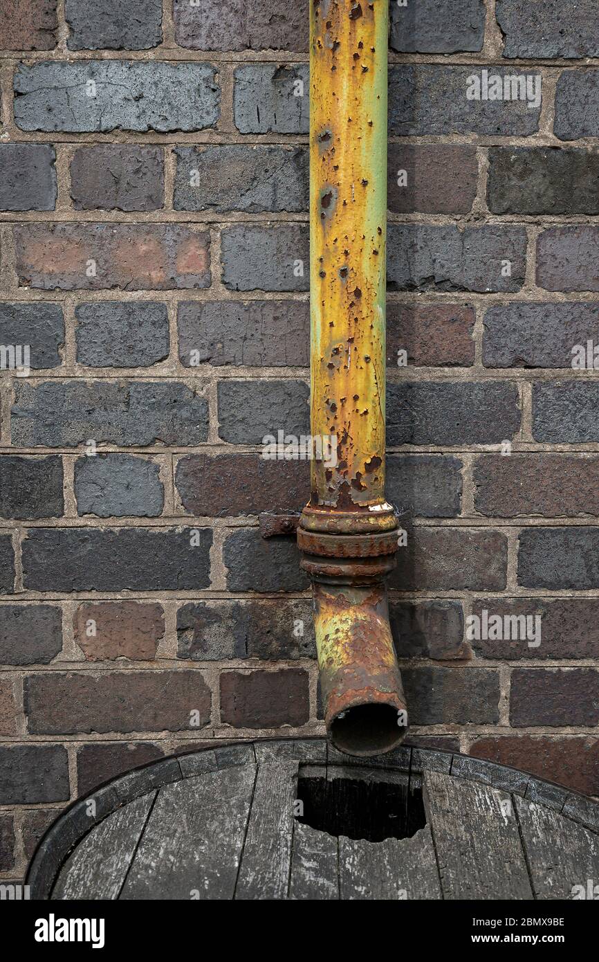 Downspout pipe hi-res stock photography and images - Alamy