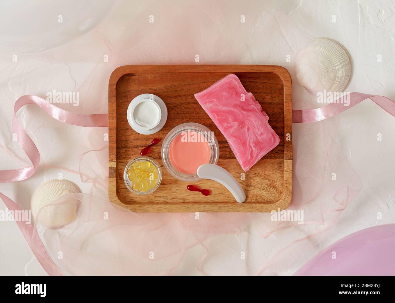 Cream in capsules hi-res stock photography and images - Alamy