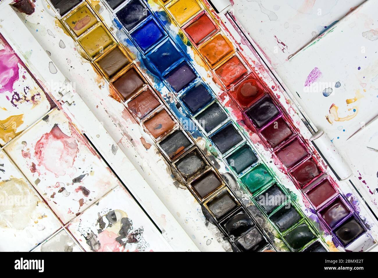 Artists water colour paint colours hi-res stock photography and images ...