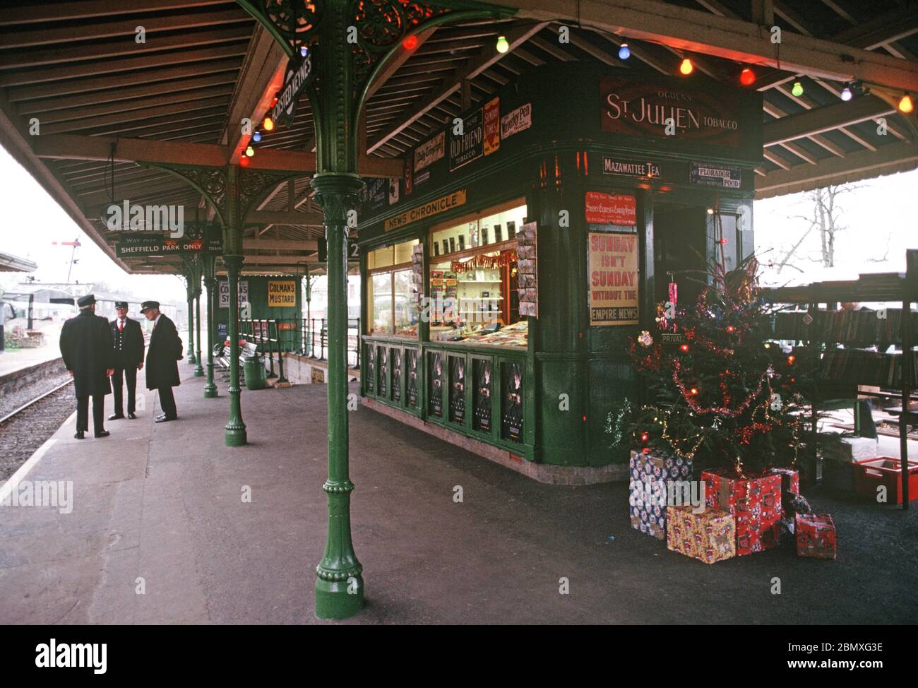 Bluebell railway sussex christmas hi-res stock photography and images ...