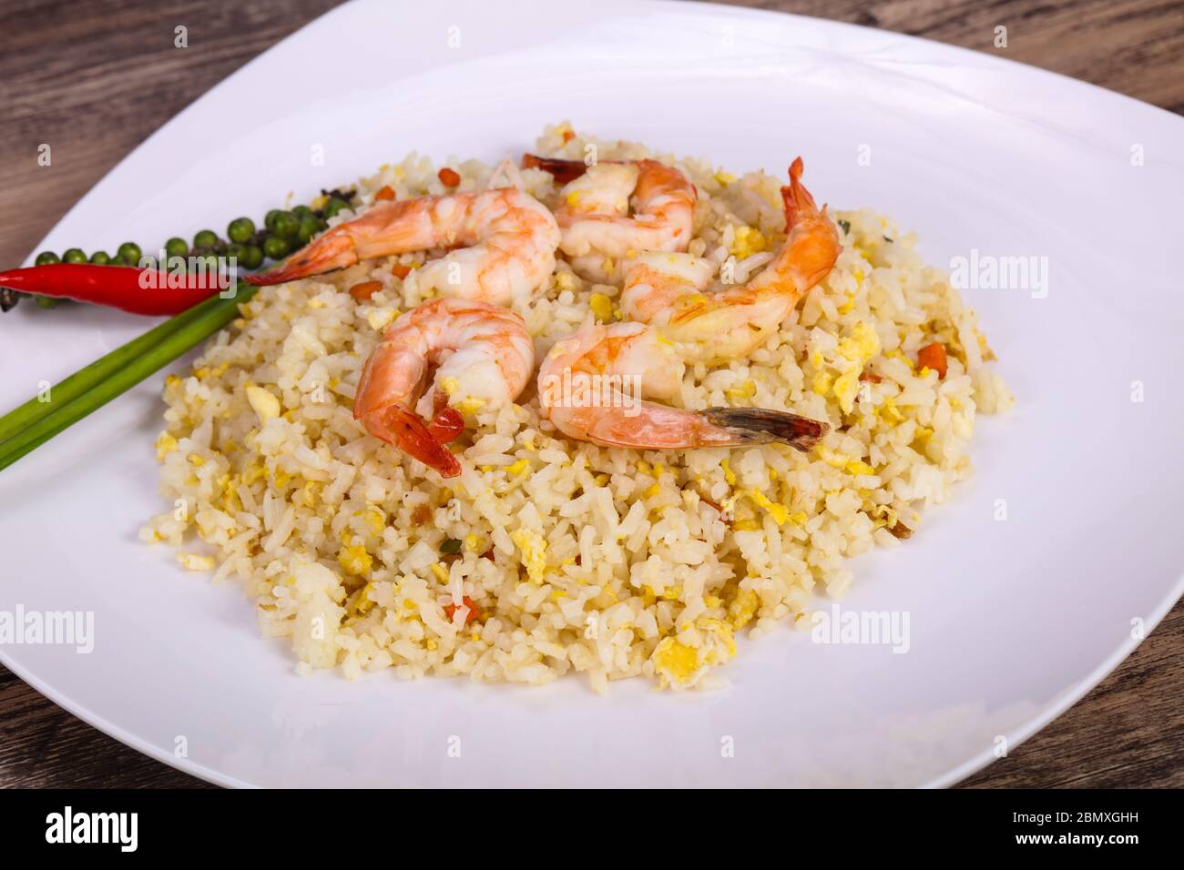 Thai style fried rice with prawn and egg Stock Photo - Alamy