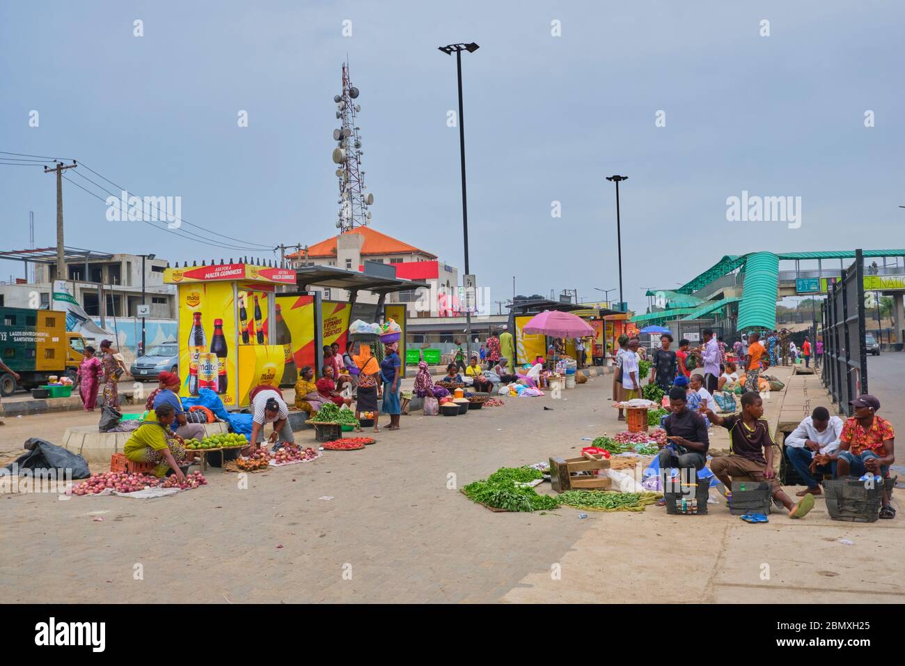 Nigeria market people hi-res stock photography and images - Alamy