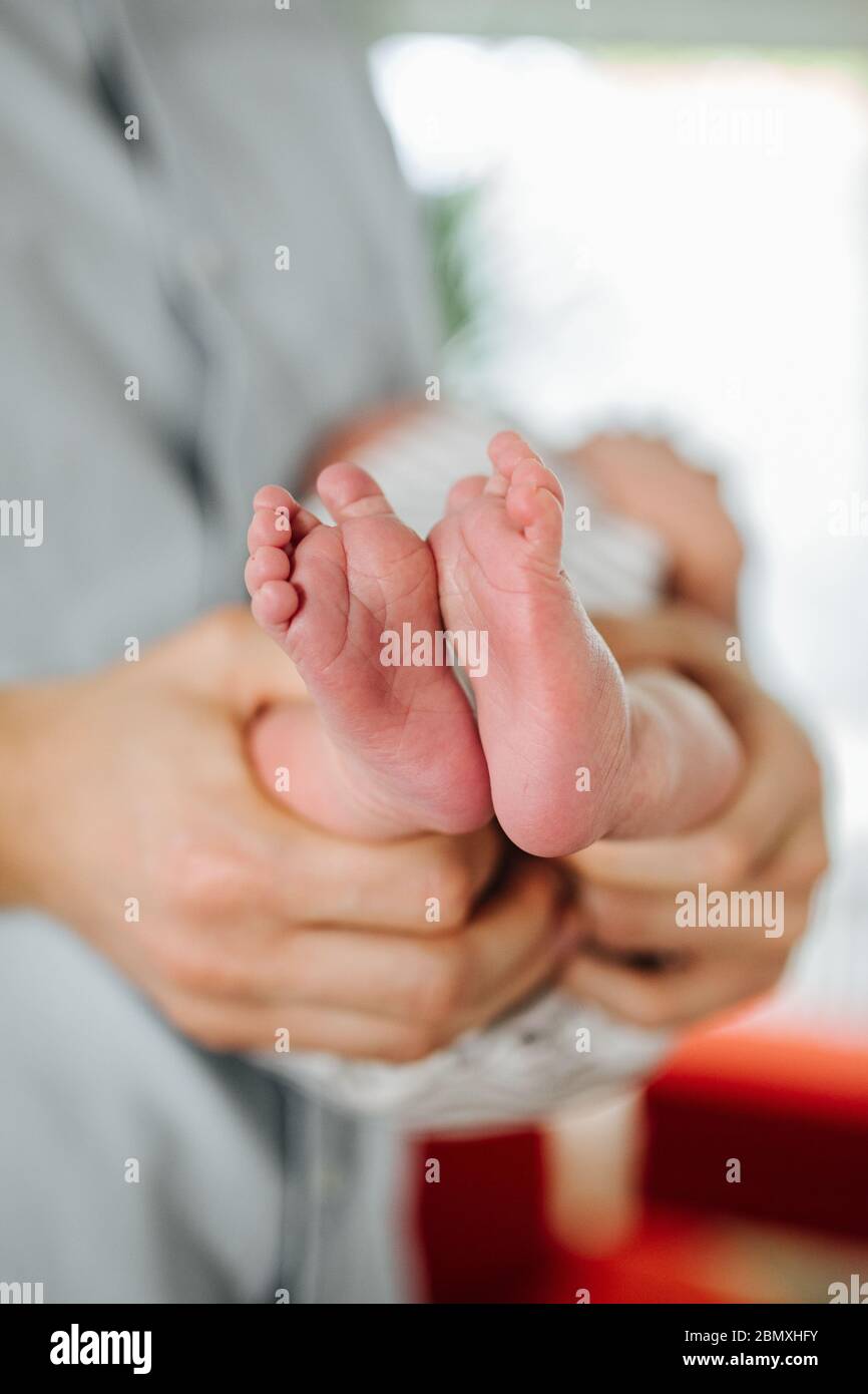Niño adorable hi-res stock photography and images - Alamy
