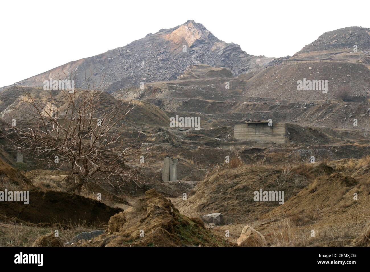 Abandoned quarry surface mine hi-res stock photography and images - Alamy