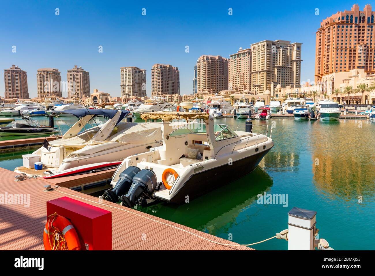 Doha qatar dock hi-res stock photography and images - Alamy