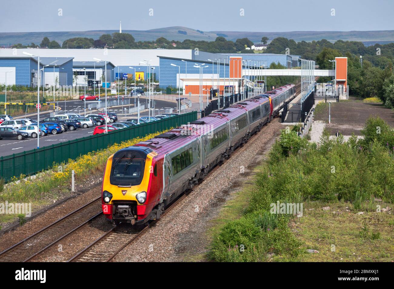 Virgin Trains class 221 voyager trains 221109 + 221142 passing Buckshaw ...