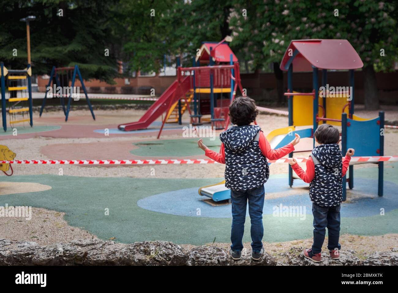 Kids during coronavirus pandemic lockdown ending, phase 1,watching ...
