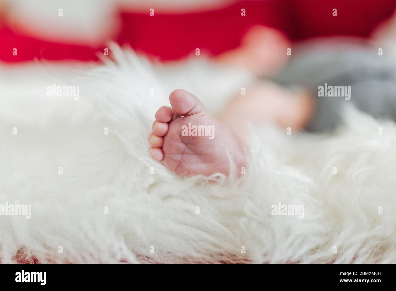 Niño adorable hi-res stock photography and images - Alamy