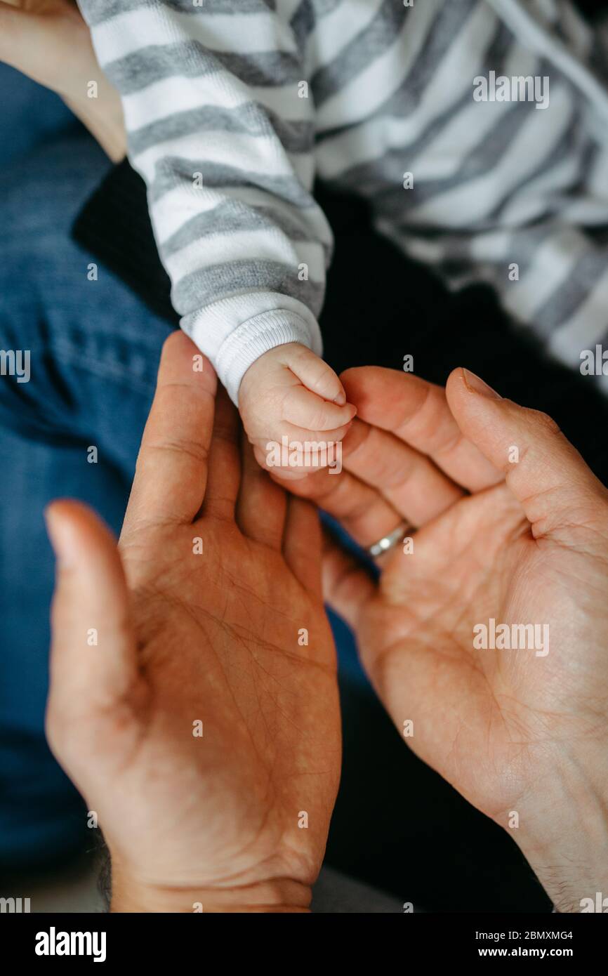 Niño adorable hi-res stock photography and images - Alamy