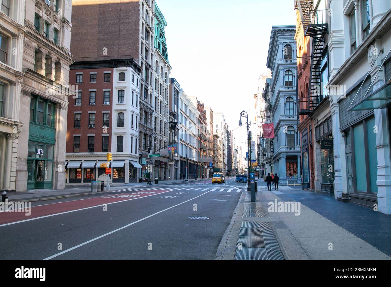 Empty city streets hi-res stock photography and images - Alamy