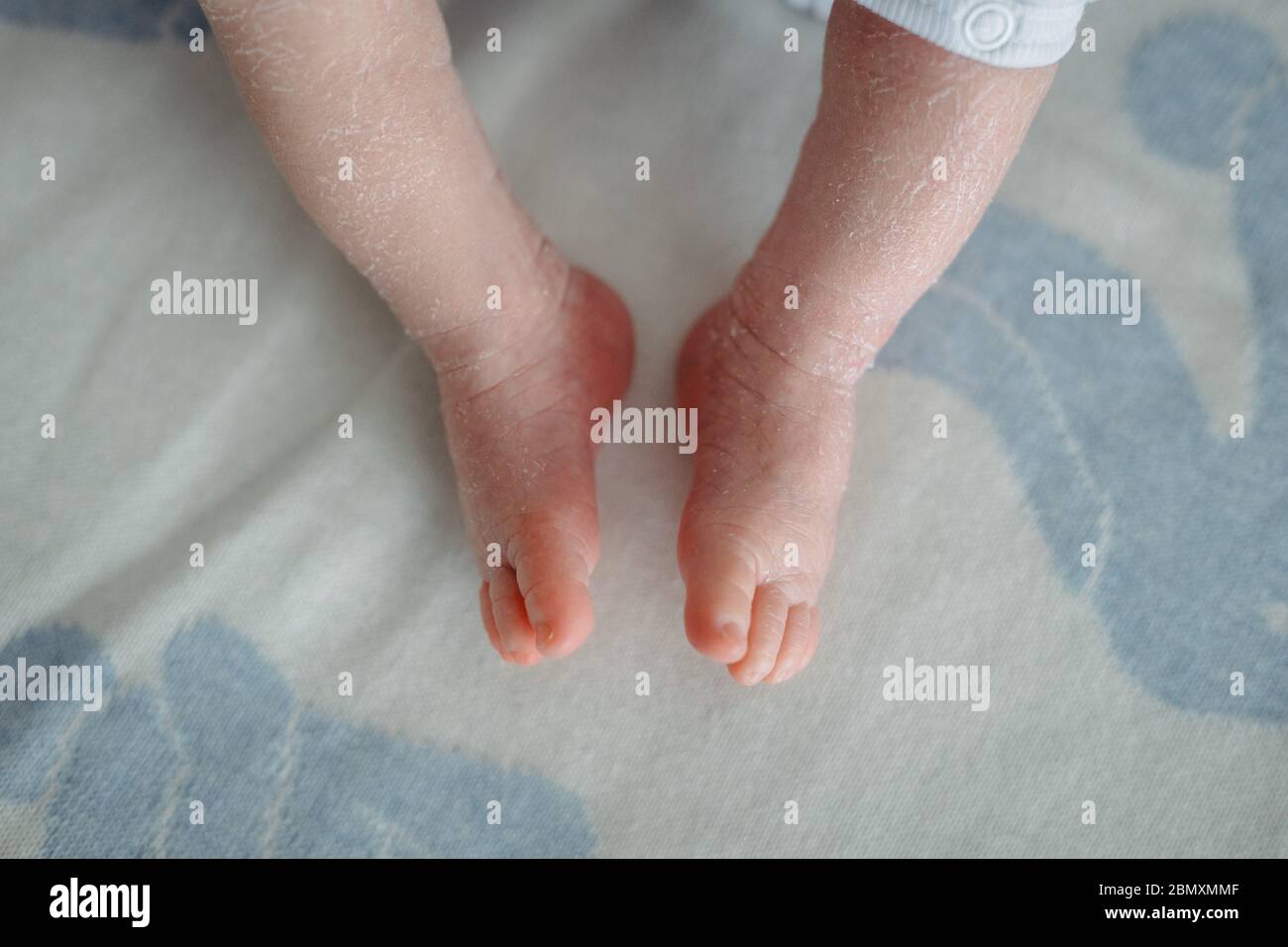 Niño adorable hi-res stock photography and images - Alamy