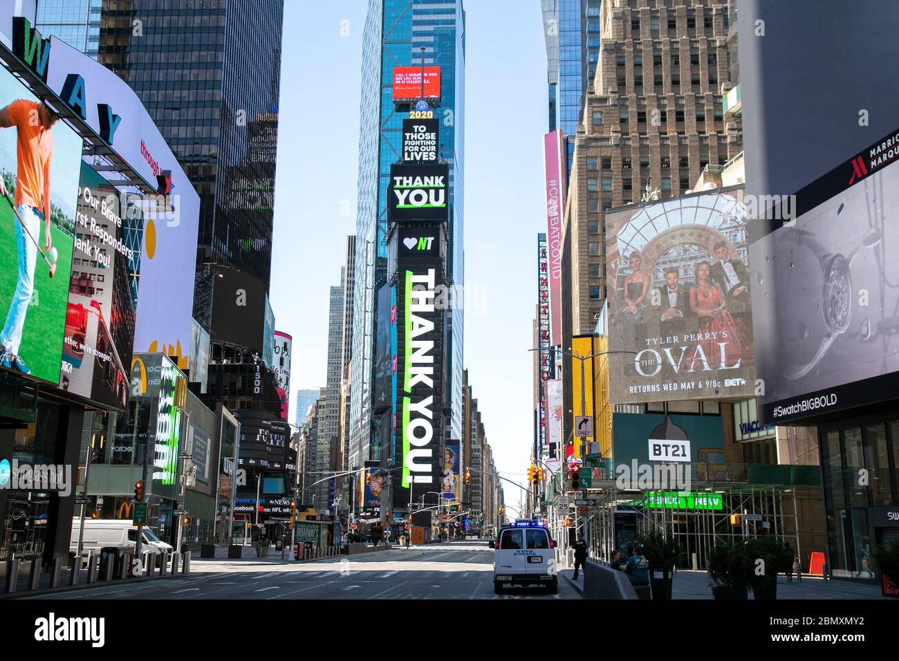 Times Square quiet during coronavirus pandemic Stock Photo - Alamy