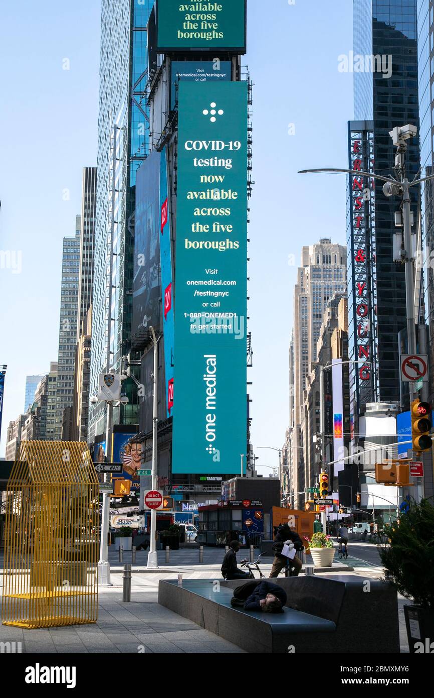 Coronavirus pandemic and times square hi-res stock photography and ...