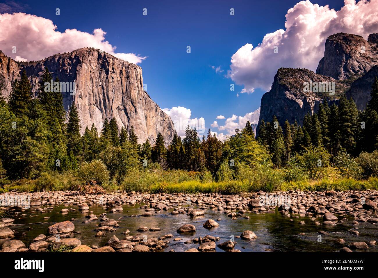 World famous rock climbing wall of El Capitan, Yosemite national park ...