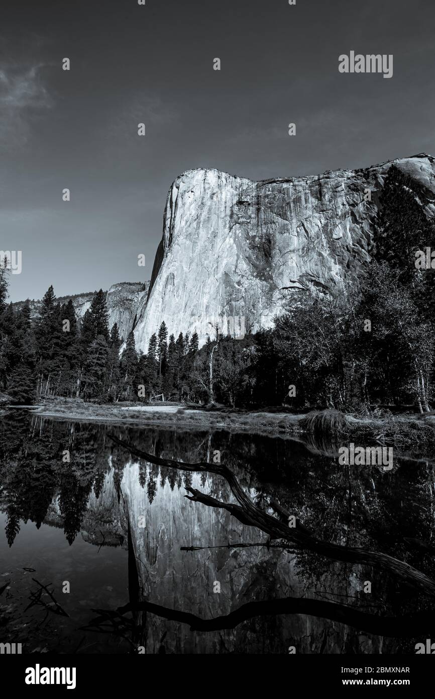 World famous rock climbing wall of El Capitan, Yosemite national park ...