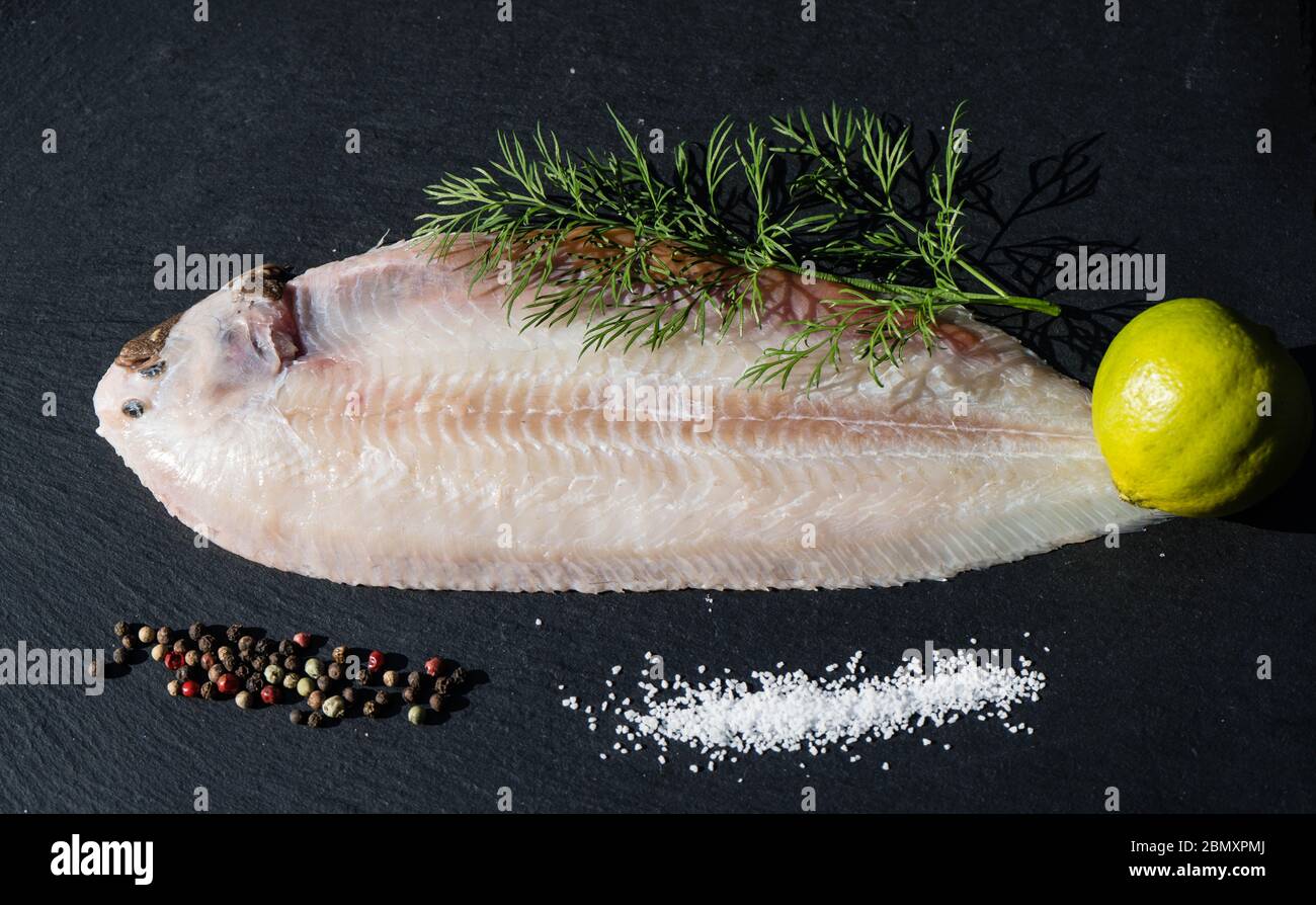 Raw dover sole hi-res stock photography and images - Alamy