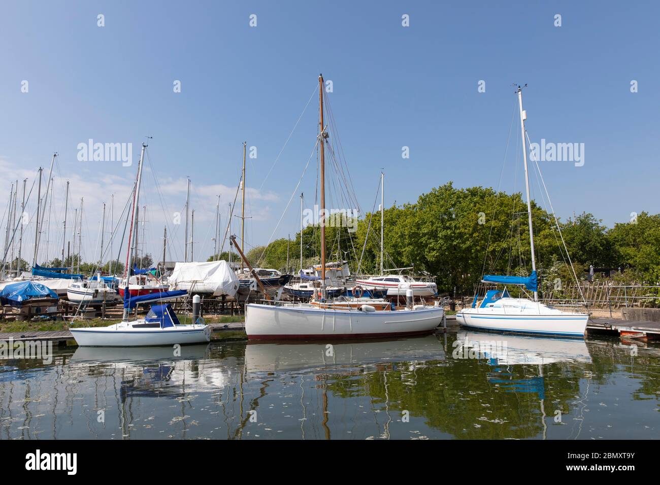 Working afloat hi-res stock photography and images - Alamy