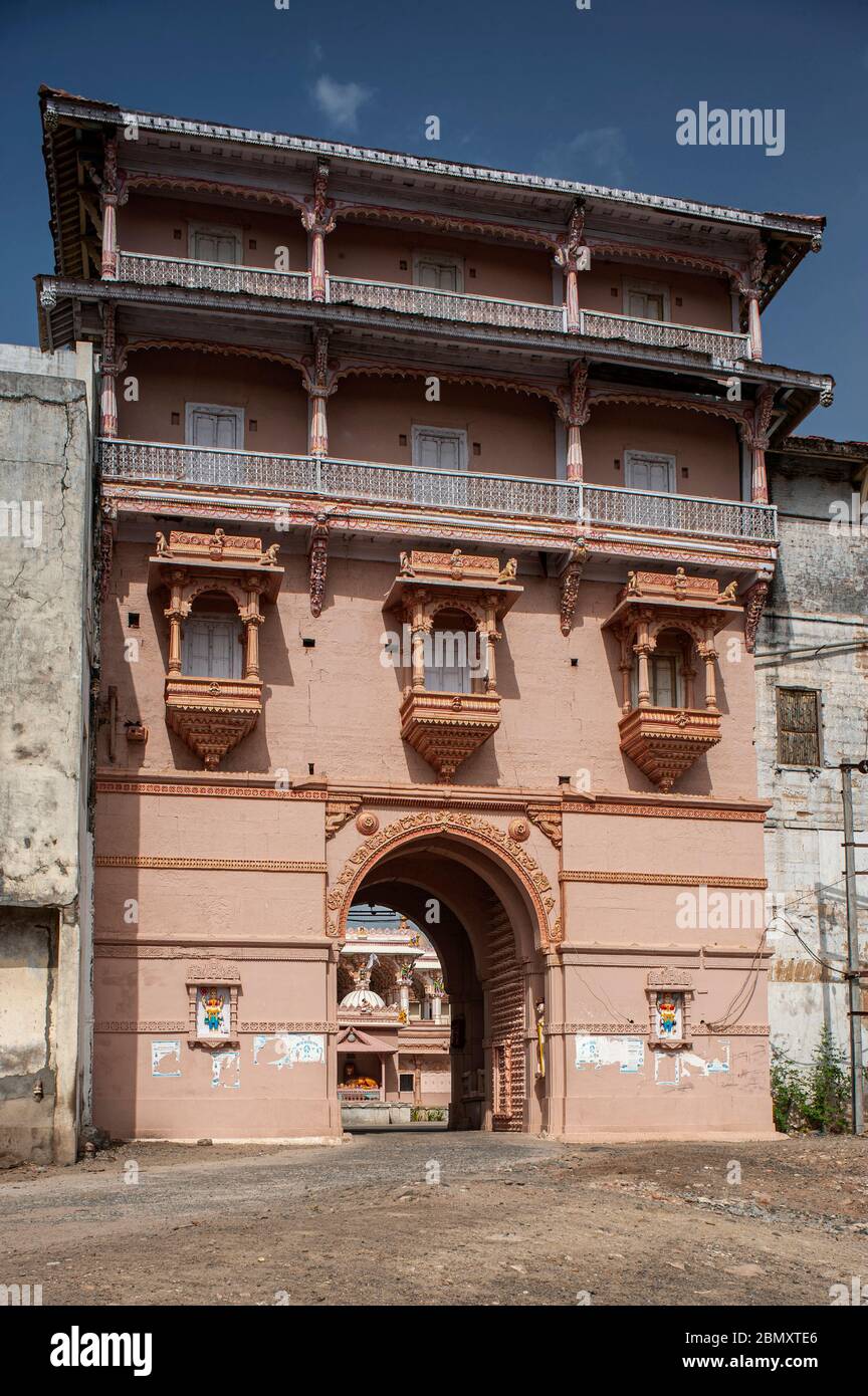 25 Jun 2012 huge central gateway and three storied courtyard of ...