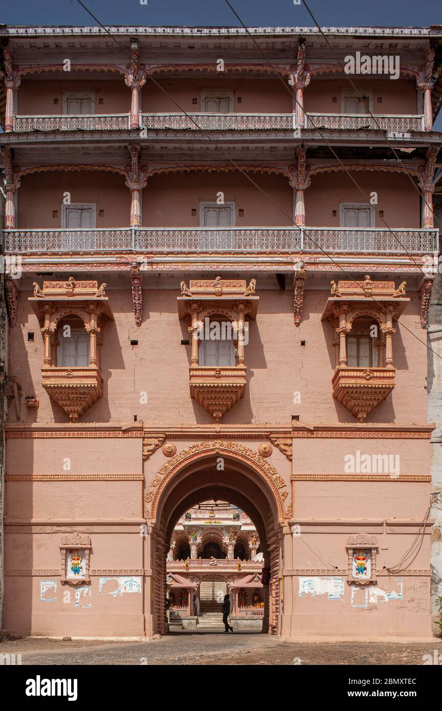 25 Jun 2012 huge central gateway and three storied courtyard of ...