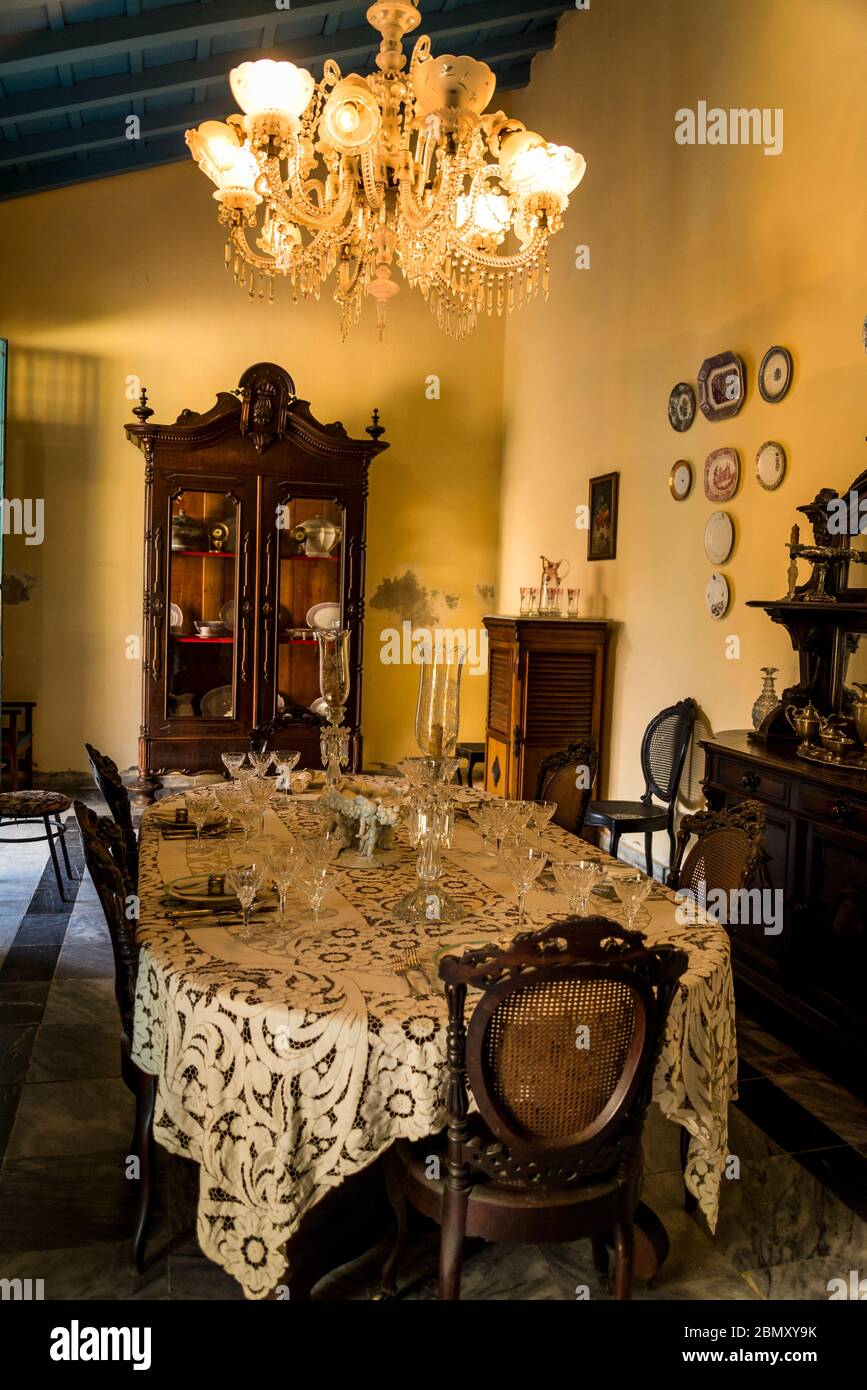 Inside cuban mansion hi-res stock photography and images - Alamy