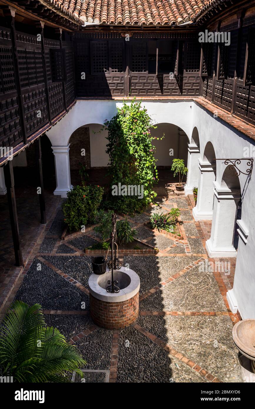 Well in the atrium, , Diego Velázquez Museum or Museo de Ambiente ...