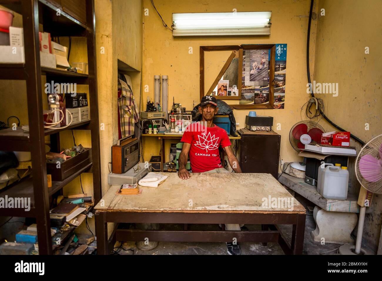 Old cuban room hi-res stock photography and images - Alamy