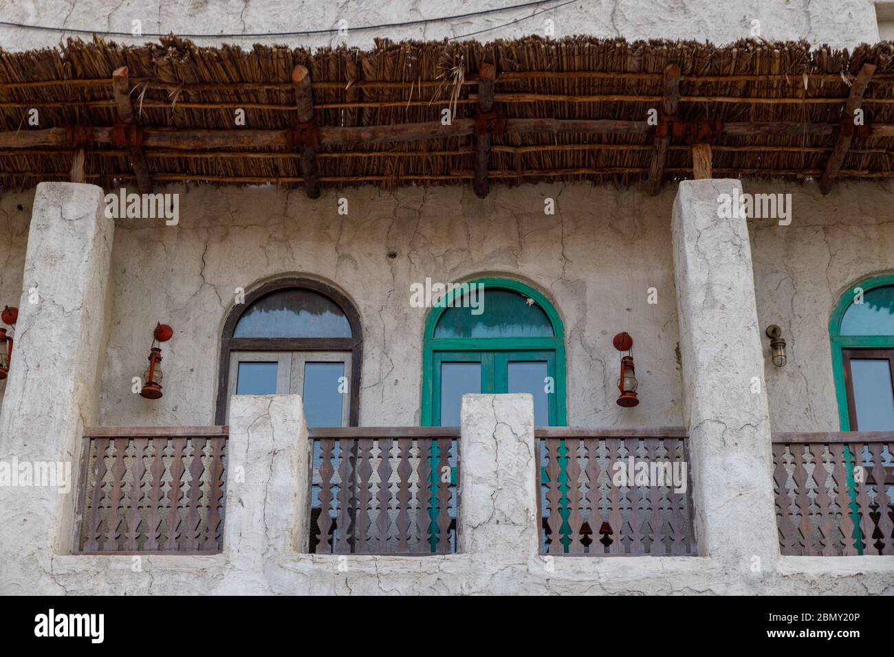 Facade of an old Arabic house. Old arabian architecture Stock Photo - Alamy