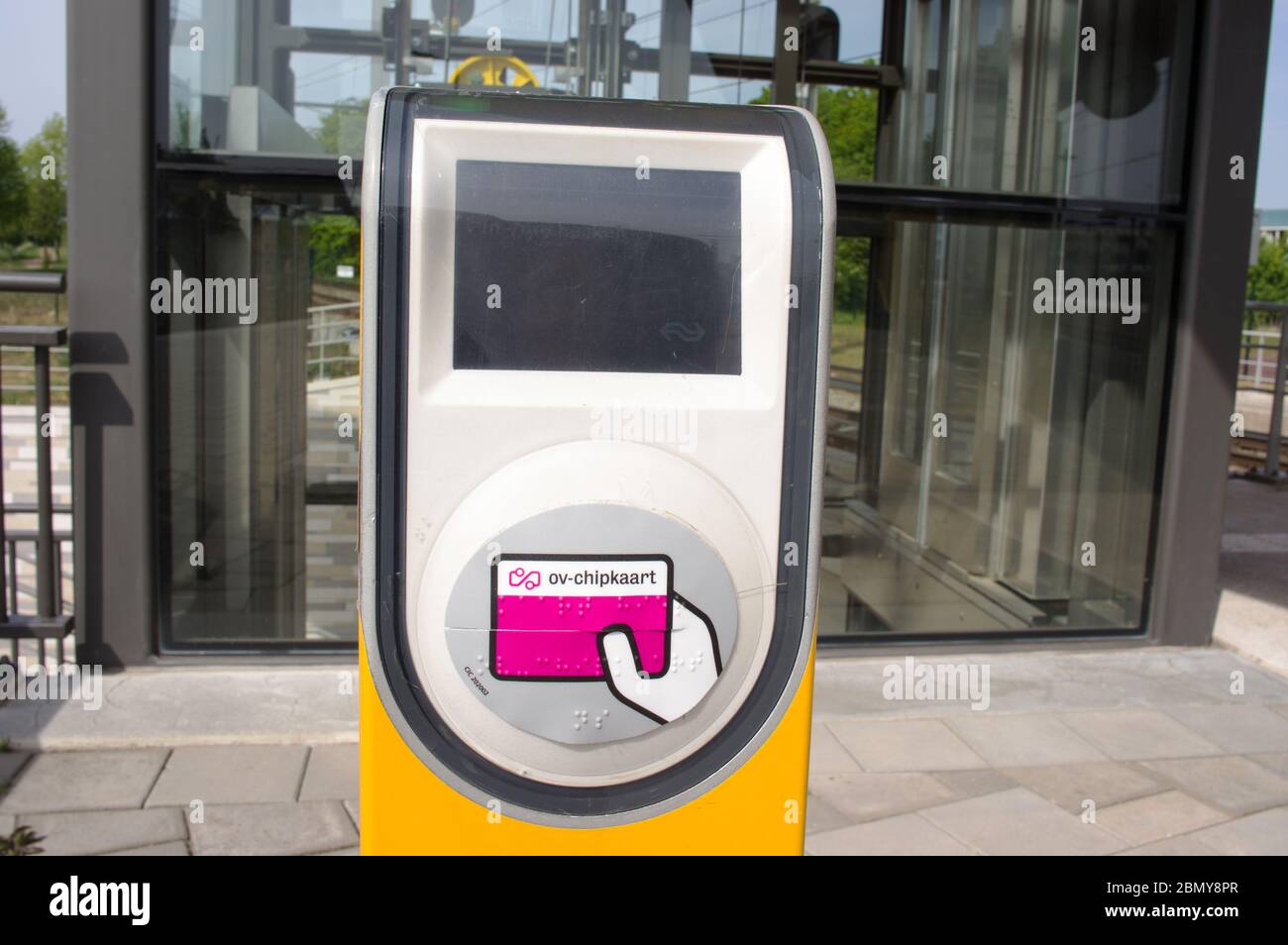 Public transport chip card hi-res stock photography and images - Alamy