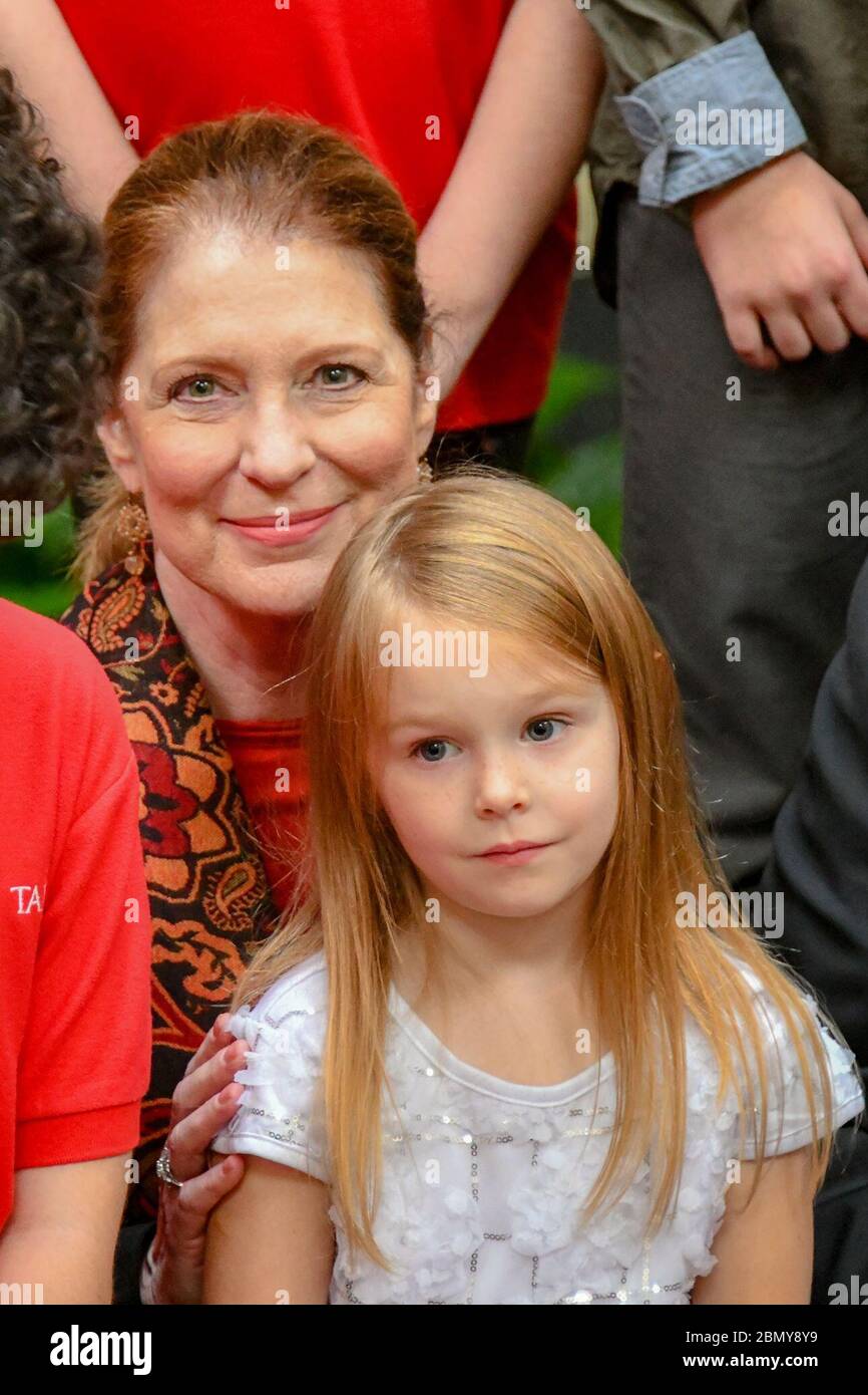 Meet muscat hi-res stock photography and images - Alamy