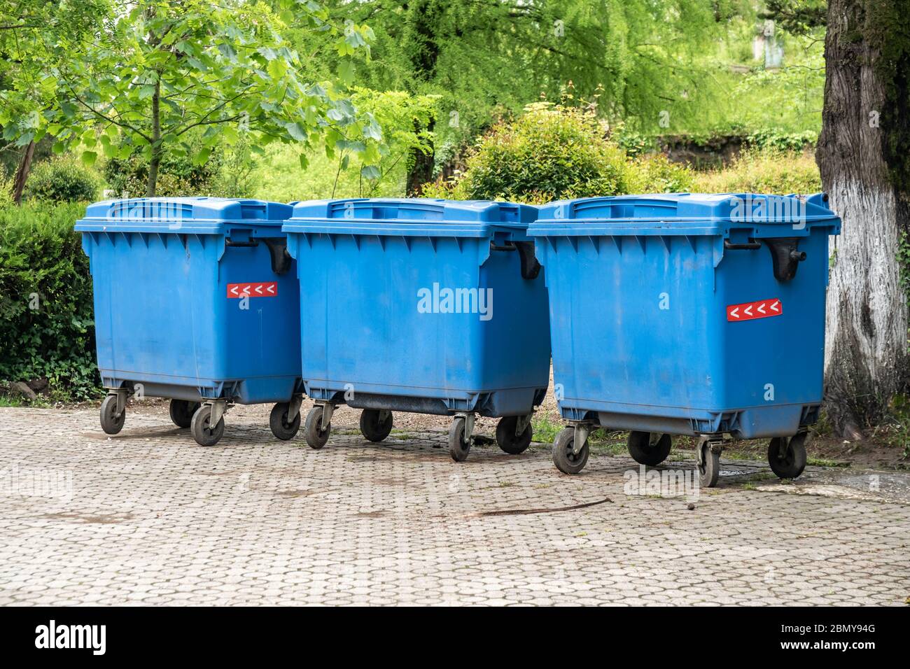 Big bin hi-res stock photography and images - Alamy
