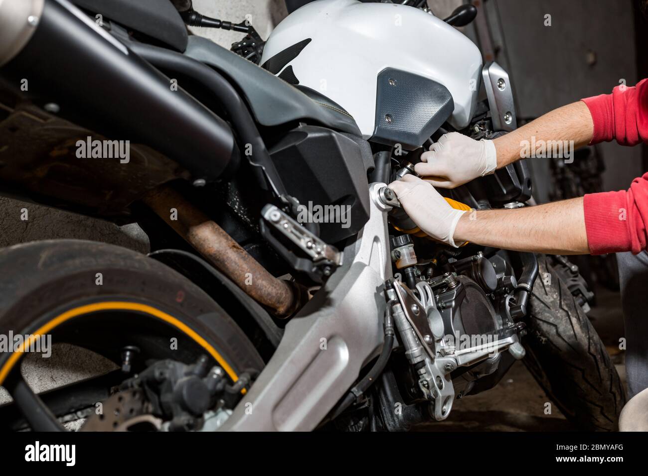 Fixing technique hi-res stock photography and images - Alamy