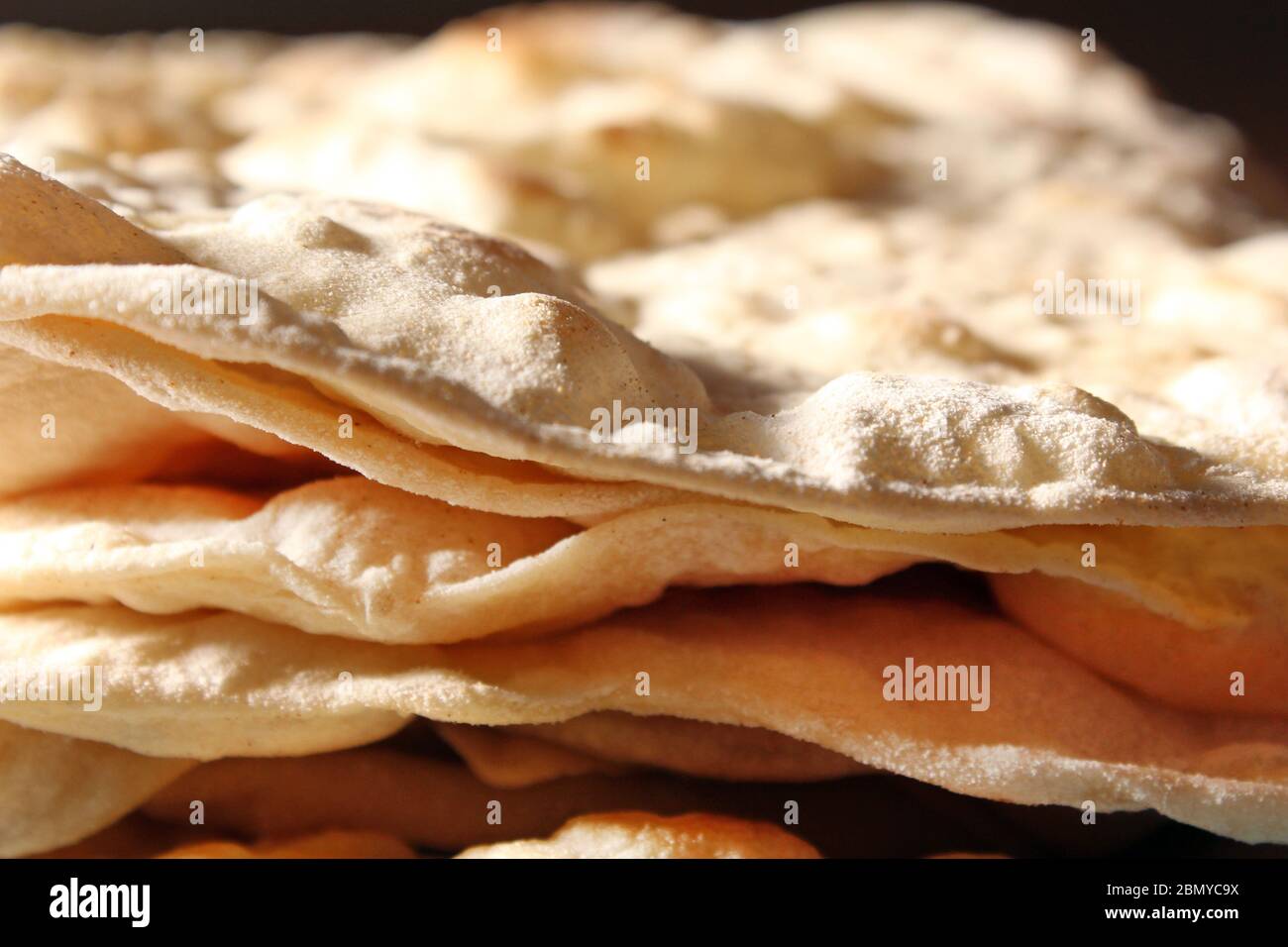 Chapati chapatti chapathi flatbread hi-res stock photography and images ...
