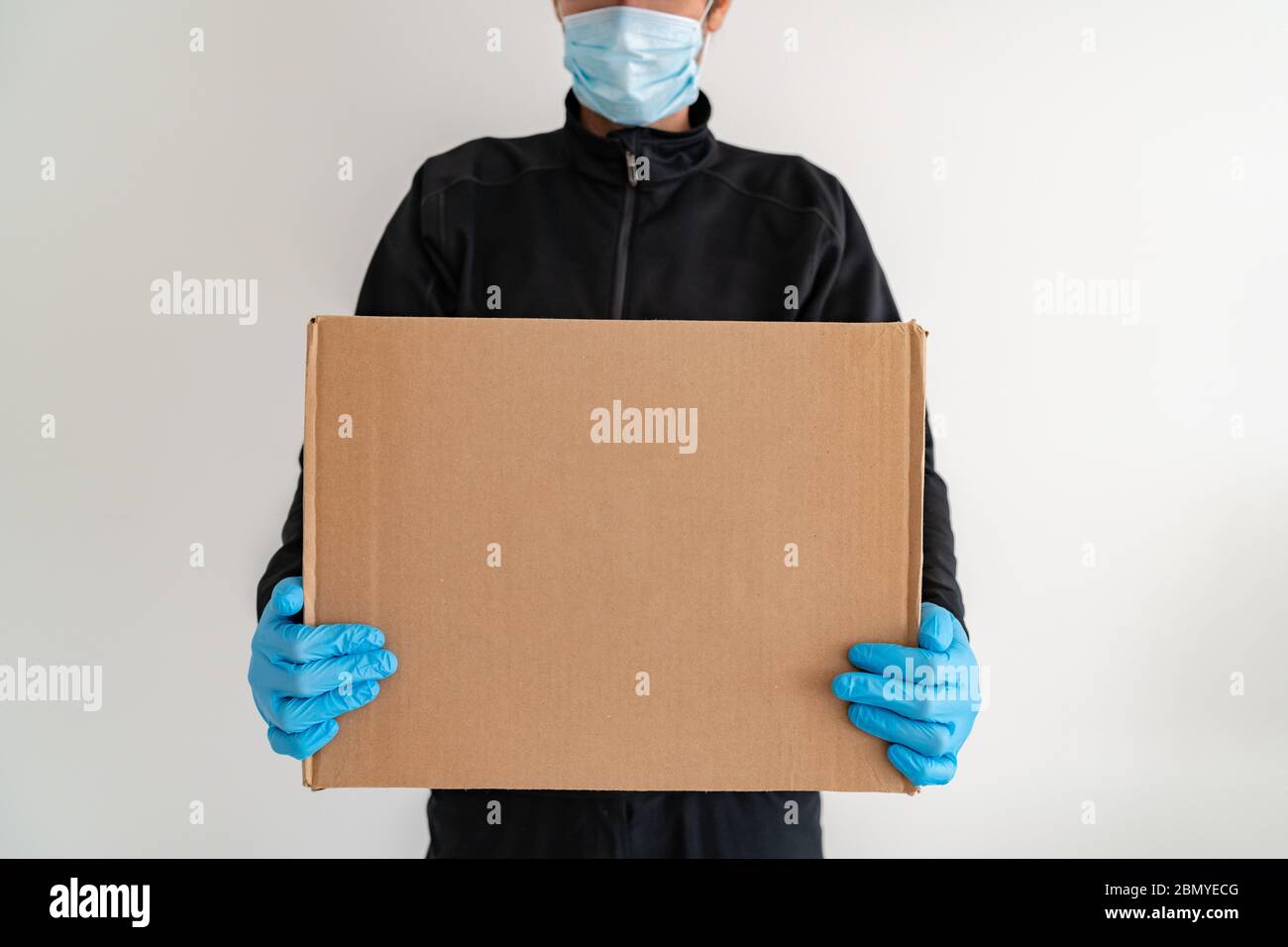 Grocery delivery home hi-res stock photography and images - Alamy