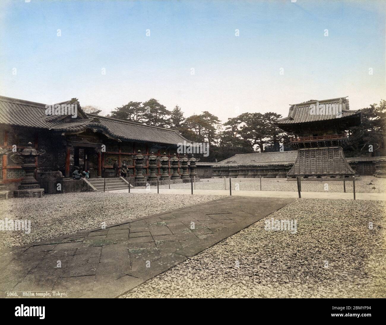 [ 1890s Japan - Zojoji Temple, Tokyo ] — Gate and stone lanterns at ...