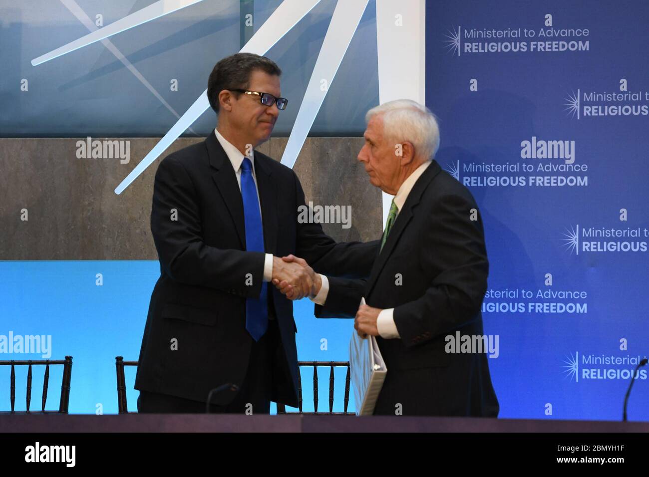 R wolf hi-res stock photography and images - Alamy