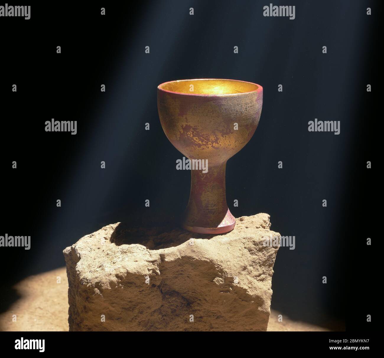 Holy grail chalice hi-res stock photography and images - Alamy