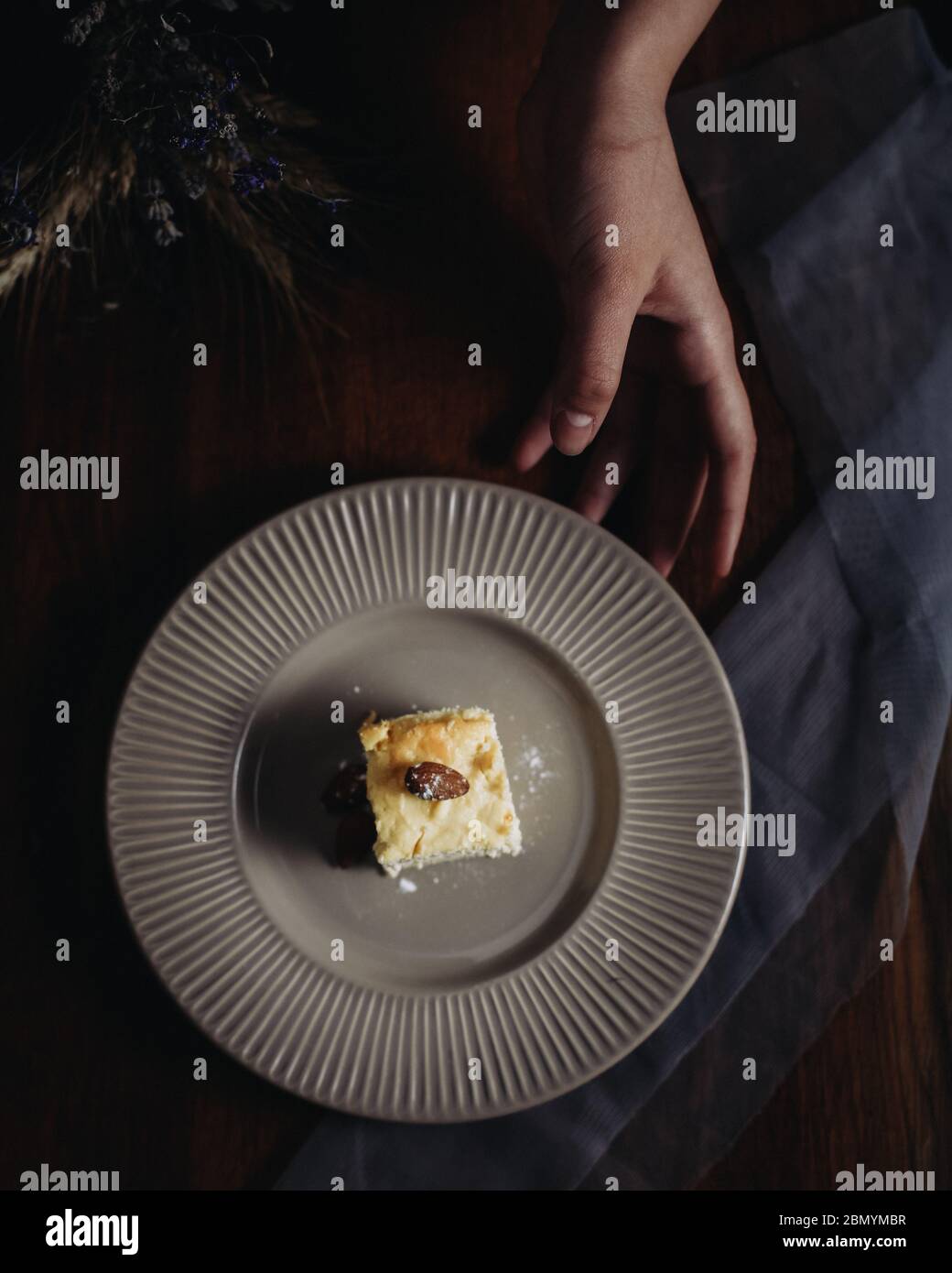 Cottage cheesecake morning healthy breakfast brown plate black Stock ...