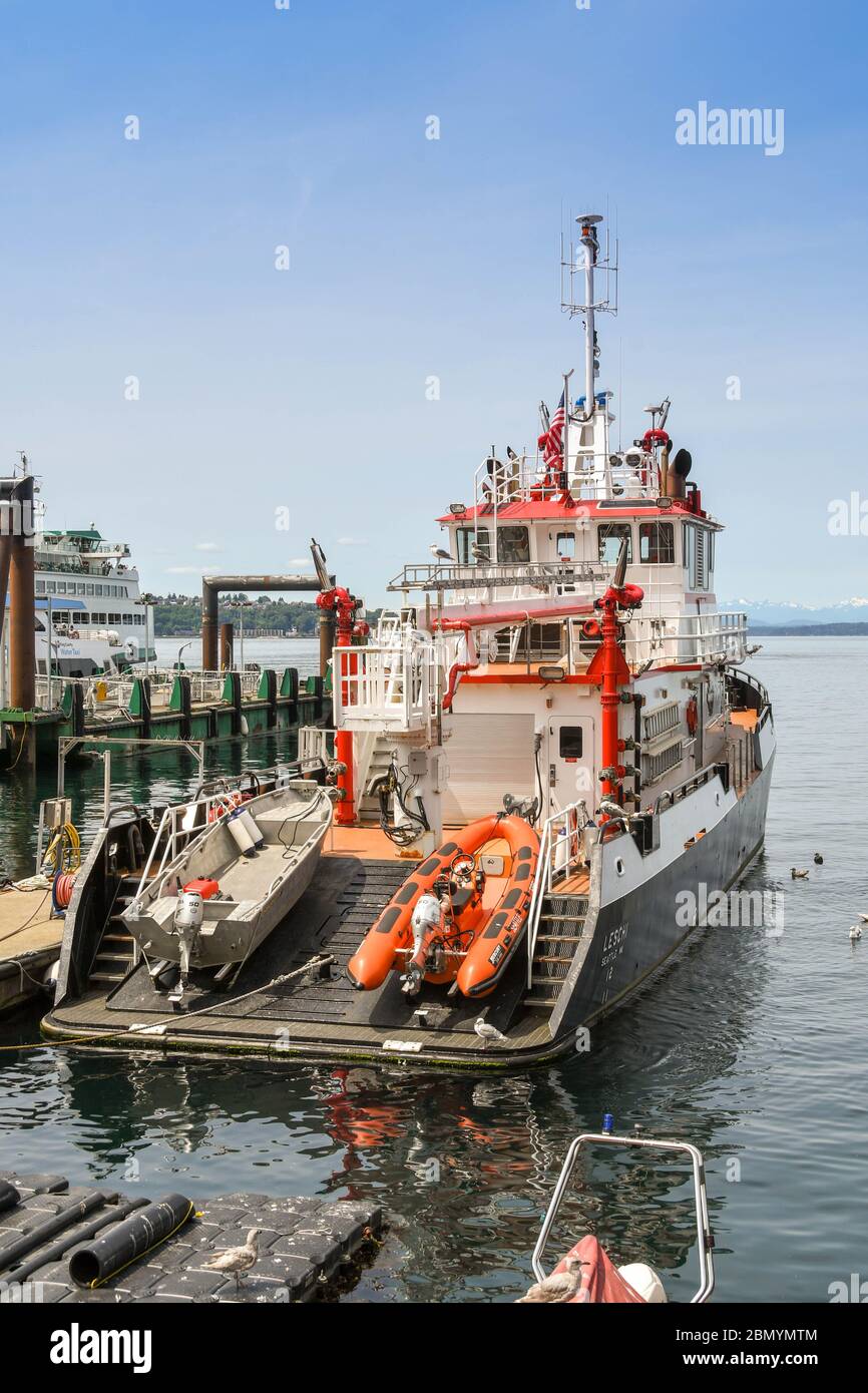 SEATTLE, WASHINGTON STATE, USA - JUNE 2018: Emergency service fire boat ...