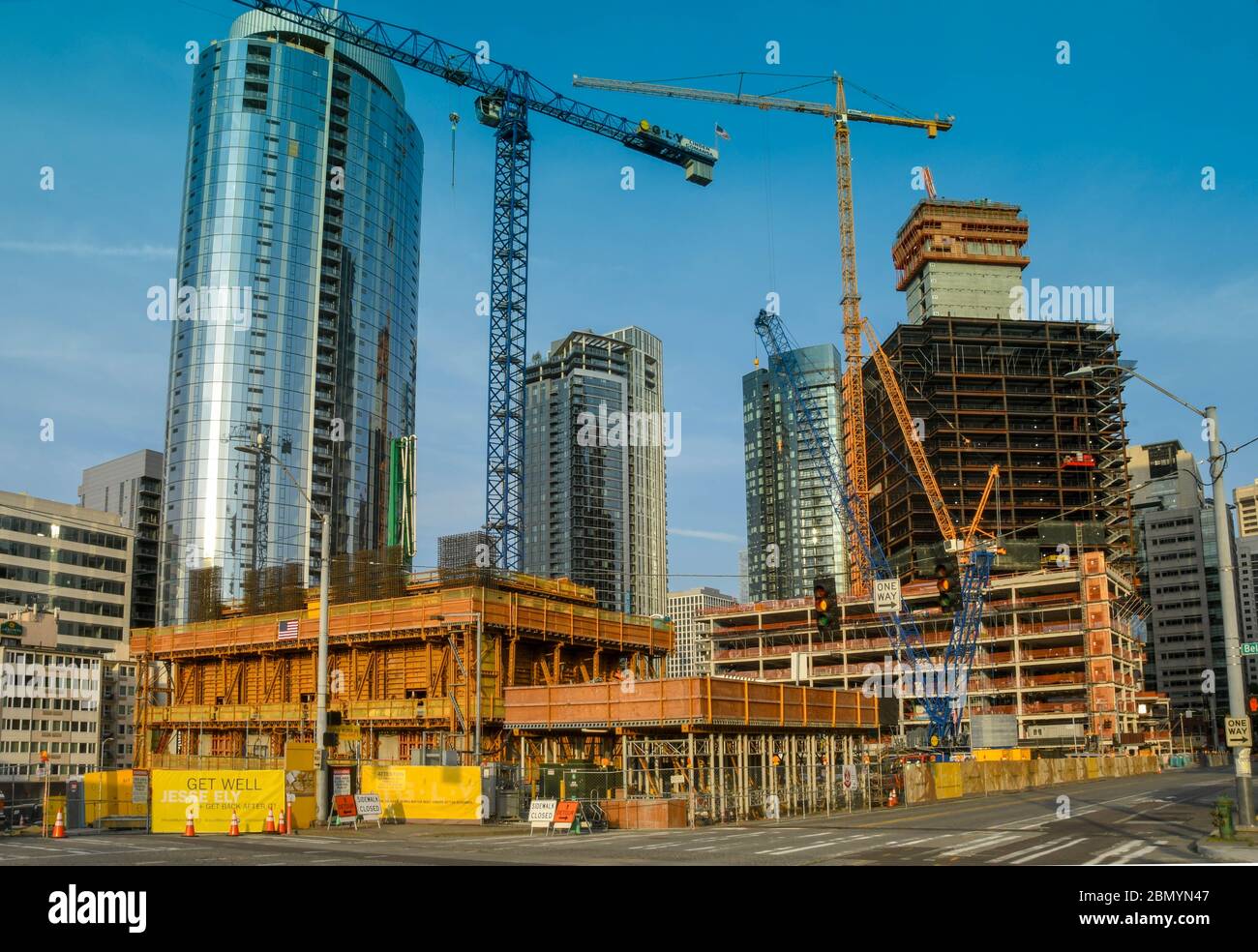 Construction downtown seattle building hi-res stock photography and ...