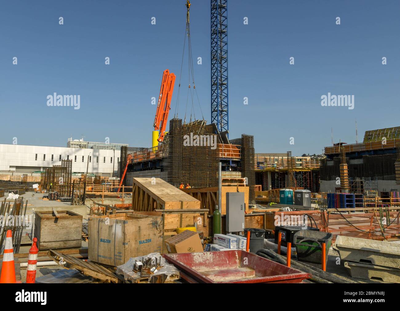 Construction downtown seattle building hi-res stock photography and ...