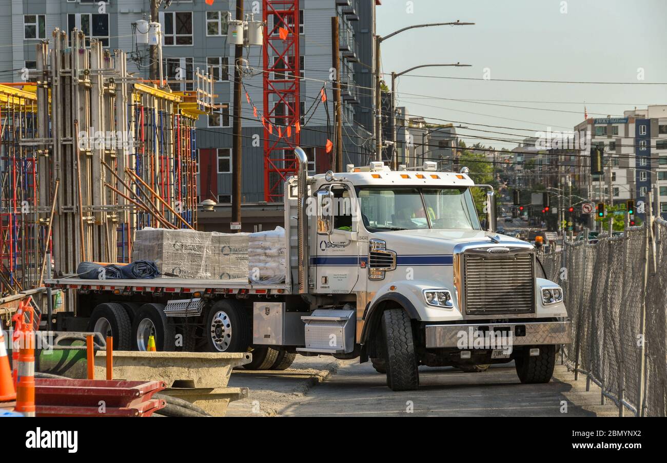 Construction materials truck hi-res stock photography and images - Alamy