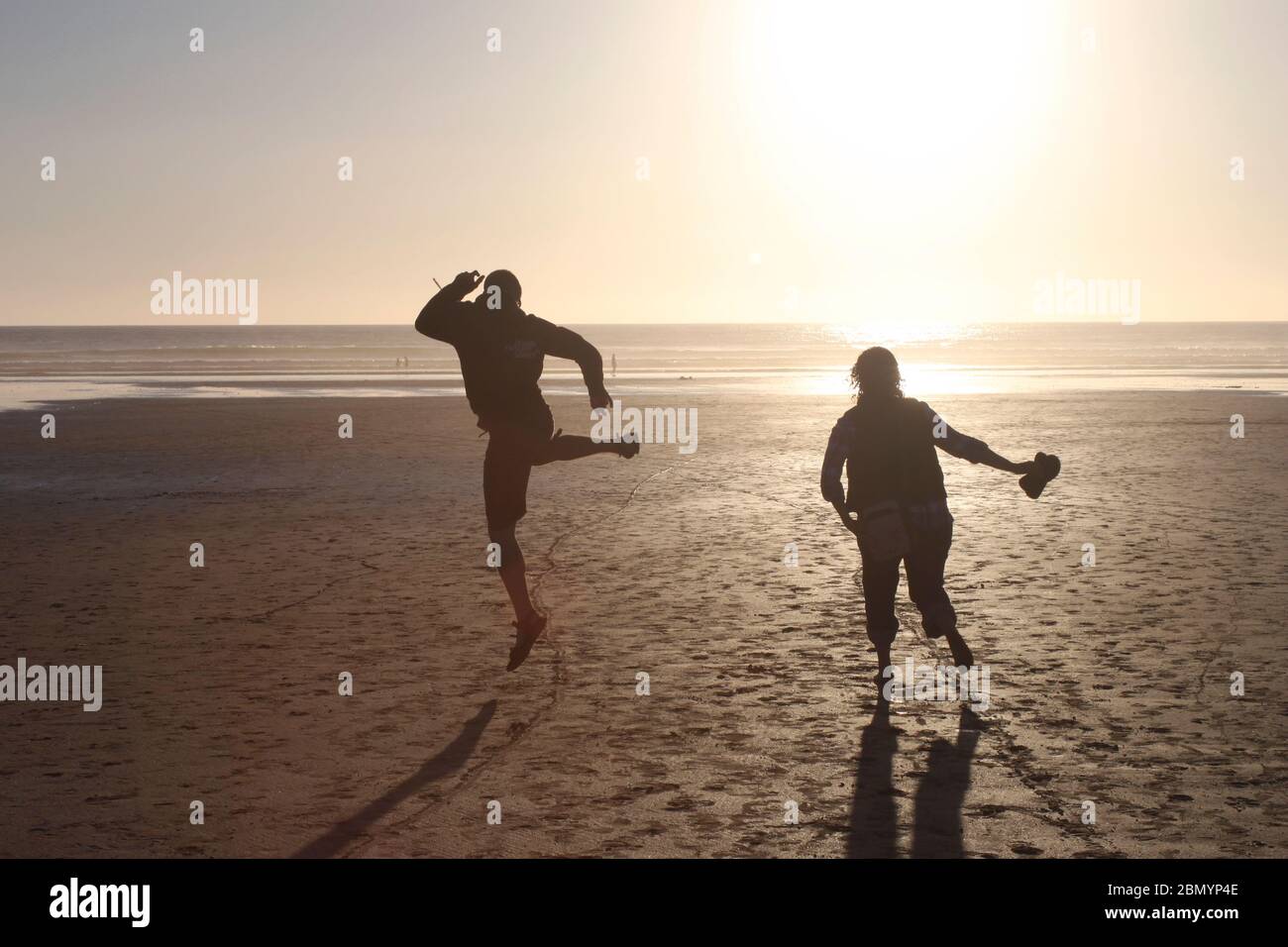 Polzeath surf hi-res stock photography and images - Alamy