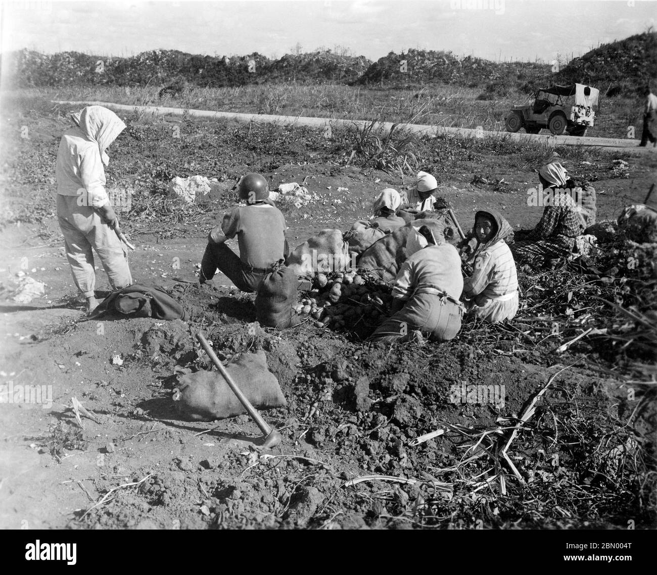 [ 1946 Japan - Okinawan Women ] — Okinawan women taking a break from ...
